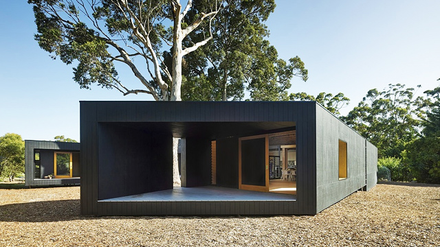 SHFT | Read | Karri Loop House by Morq Architecture